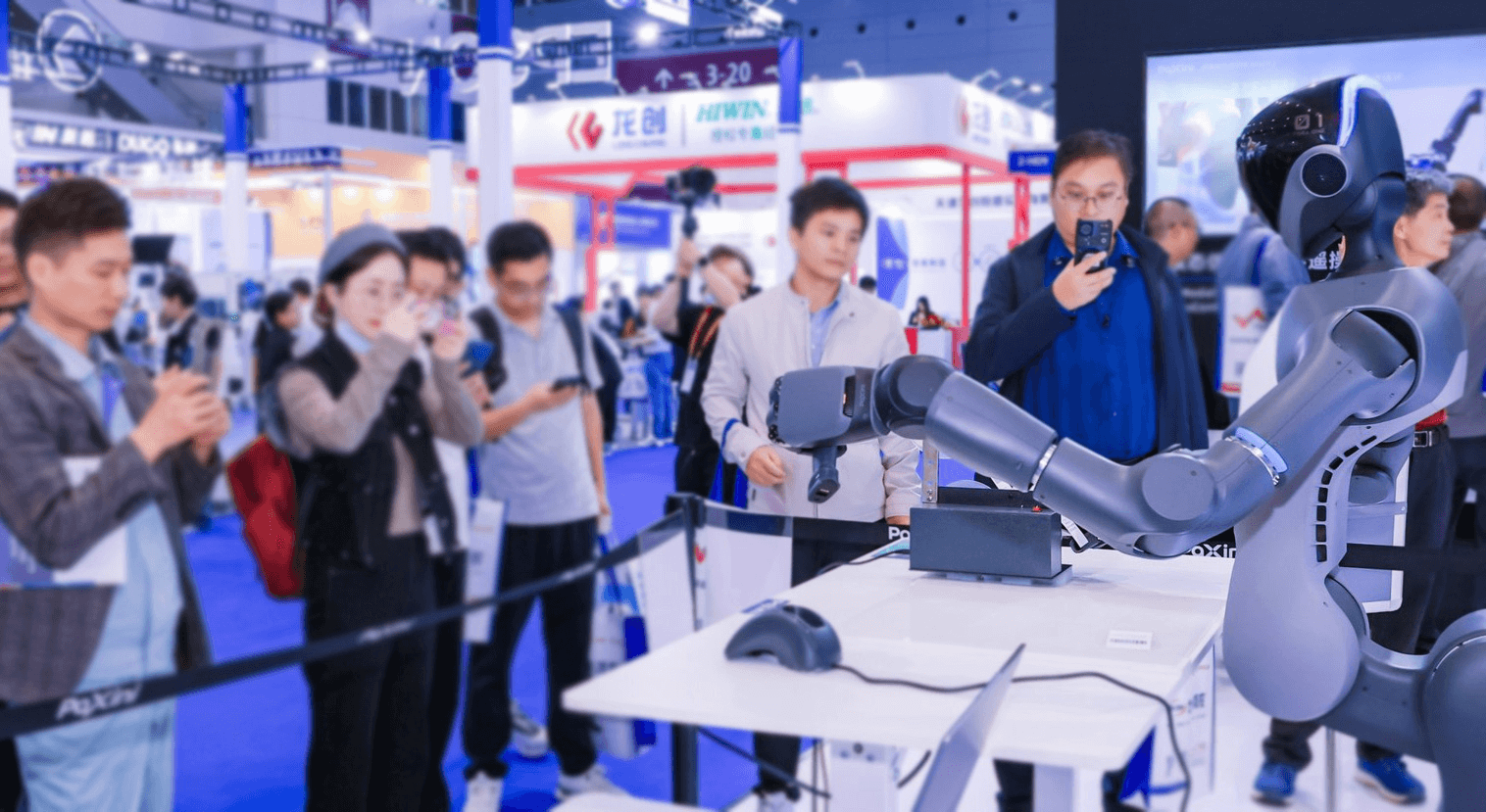 Key Differences Between Industrial Humanoid Robots and Traditional ...